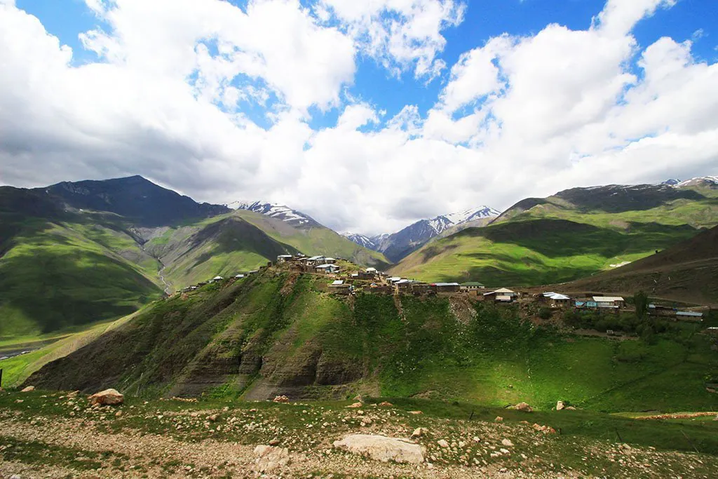 The Lost Worlds of Xinaliq and Laza in Azerbaijan - Mad or Nomad
