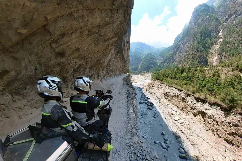 How to Motorcycle to Manang, Nepal - Mad or Nomad
